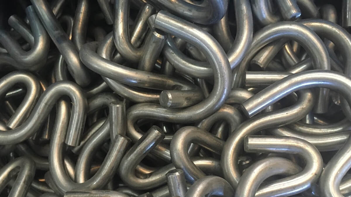 Como diferenciar aço inox de alumínio? - Marix Molas